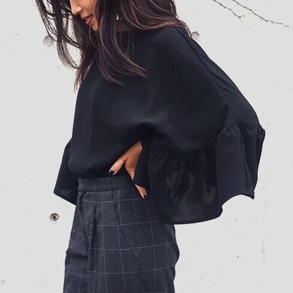 七分丈 ふわひらフレアスリーブ トップス(ブラック) ブラウス MELUMO 通販｜Creema(クリーマ) 4624378