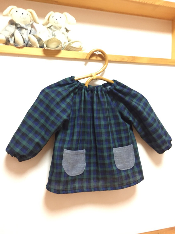 wガーゼスモック 紺×緑ブロックチェック90 終了 子供服 plus＋hands 通販 4686754｜Creema(クリーマ)
