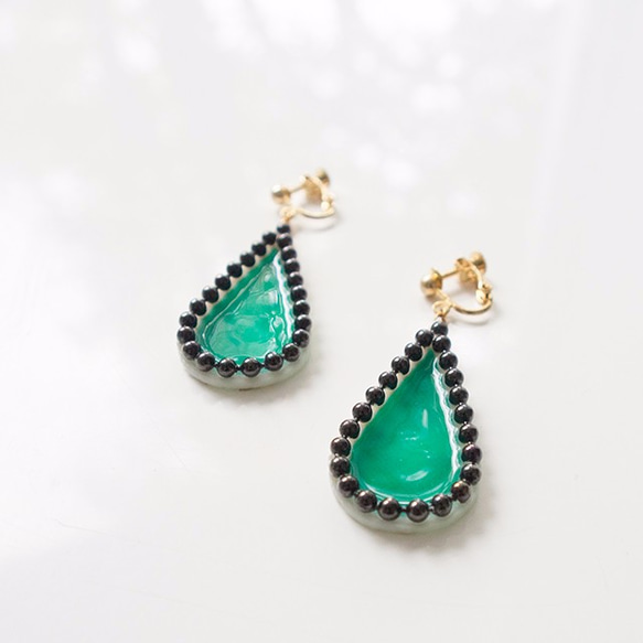 Big Drop Earrings -green- イヤリング・ノンホールピアス ARMEDEJET 通販 1425966｜Creema(クリーマ)