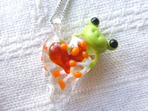 とんぼ玉 ハートかえるネックレス ネックレス・ペンダント とんぼ玉のんか 通販 2584513｜Creema(クリーマ)