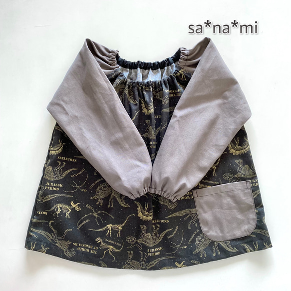 恐竜のスモック ③ ブラック×グレー 長袖 100サイズ その他入園グッズ sa*na*mi 通販 12687014｜Creema(クリーマ)