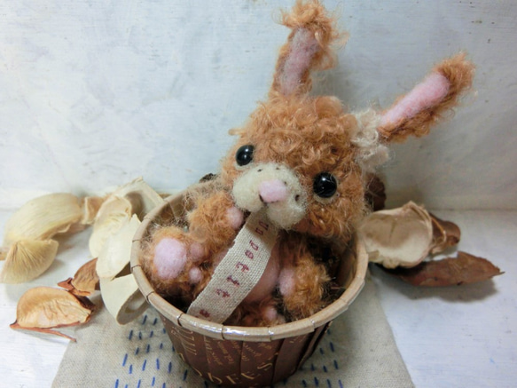 あみぐるみ ケーキカップinベビー茶うさぎ あみぐるみ mimi☆home 通販 4261540｜Creema(クリーマ)