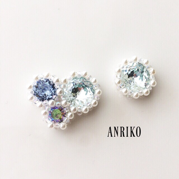 チタンポストピアス★スワロパッチワーク・アシンメトリー ブルー系 ピアス（スタッド・一粒） ANRIKO 通販｜Creema(クリーマ ...