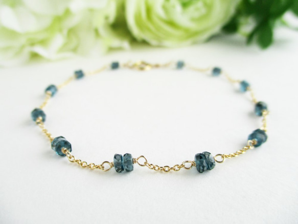 【14kgf】ロンドンブルートパーズのステーションブレスレットⅡ ブレスレット 雨衣 通販｜Creema(クリーマ) 4479164