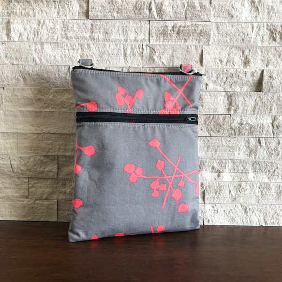 3WAY 縦型 クラッチ / ポシェットバッグ / ラージポーチ - Buttonballs in Gloss ポシェット りれか 通販 ...