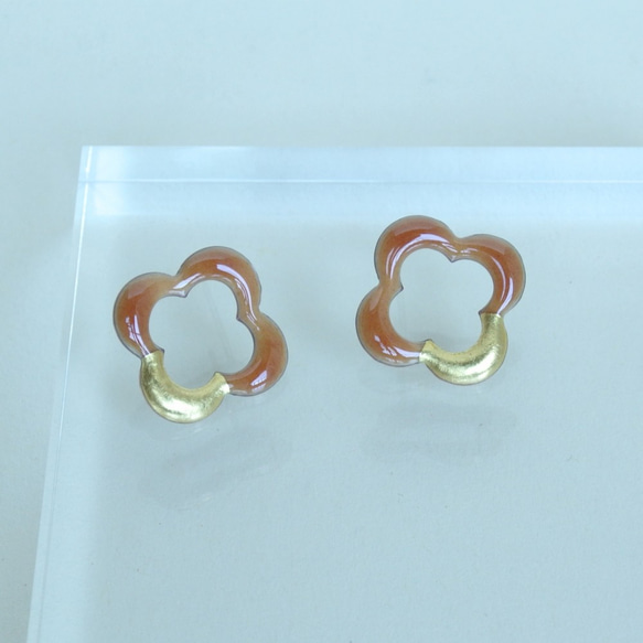 七宝焼ピアス【花輪/飴色×金箔】 ピアス（スタッド・一粒） dewfoil 通販｜Creema(クリーマ) 9497922