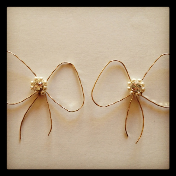 tiny ribbon pierce ピアス（フープ） cache-cache 通販 124690｜Creema(クリーマ)