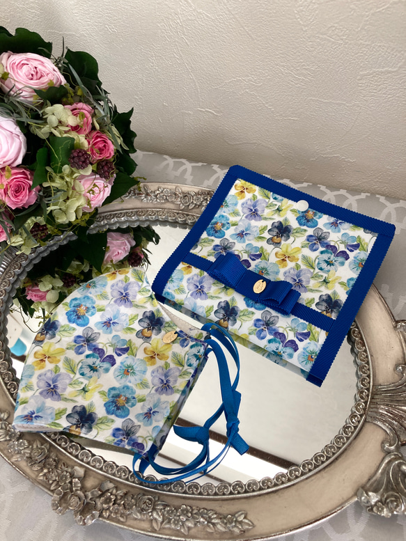 「お値下げしました」ギフト袋付きマスク&マスクケースセット（リバティファブリック シンクオブミーブルー） ） マスクケース Bambina ...