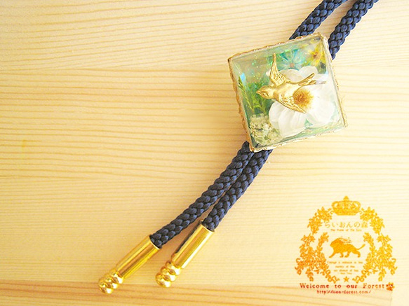 旅するツバメのループタイ（ブルーグリーン） その他アクセサリー らいおんの森 通販｜Creema(クリーマ) 1429659