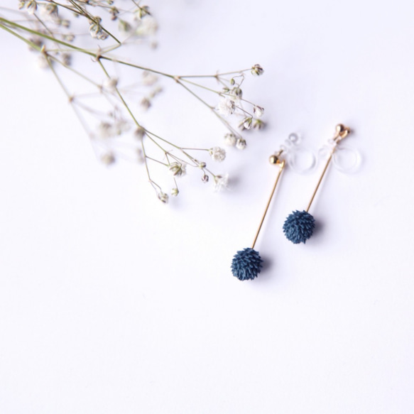 松ぼっくり風ピアス / イヤリング - 深海ダークブルー ピアス（フック・チェーン） SUMOMO 通販 6789876｜Creema(クリーマ)