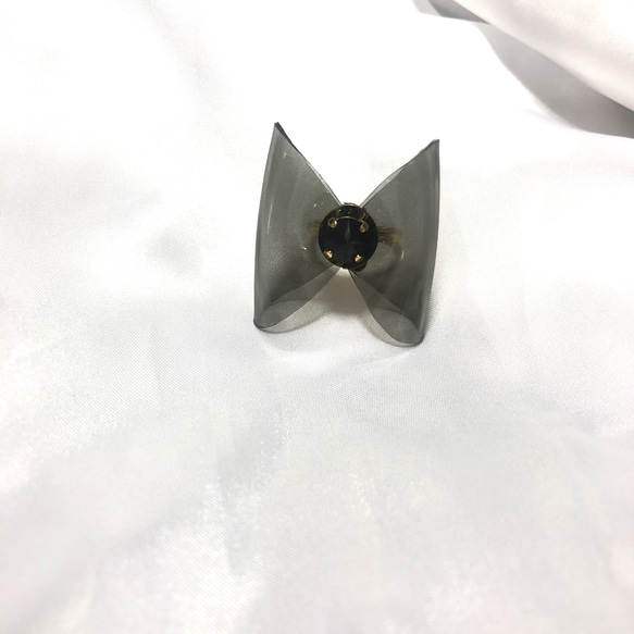 PVCリボンリング グレーブラック 指輪・リング purple.y 通販 11599192｜Creema(クリーマ)