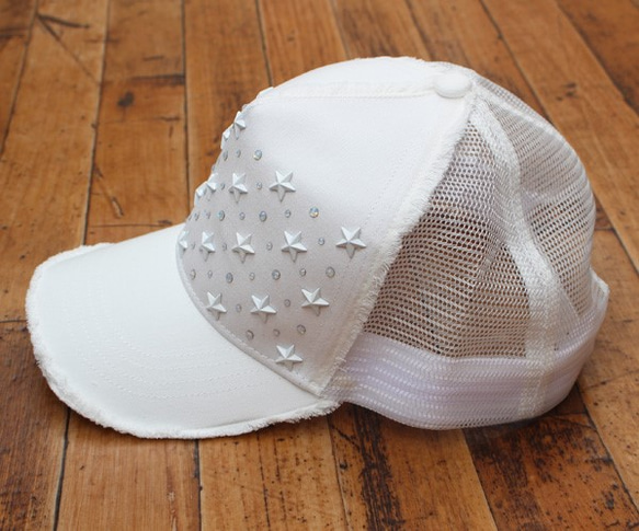 【WEB特別価格】【送料無料】ダメージカーブバイザースナップバックキャップ/白【ホワイト星前面】帽子 帽子（メンズ） ロリアンピンクメイド ...