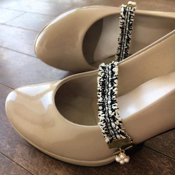 フォーマル にも♪】＊上品な白×黒ツイードとパールのシューズバンド＊ シューズ小物 HandaPanda 通販 3944727｜Creema ...