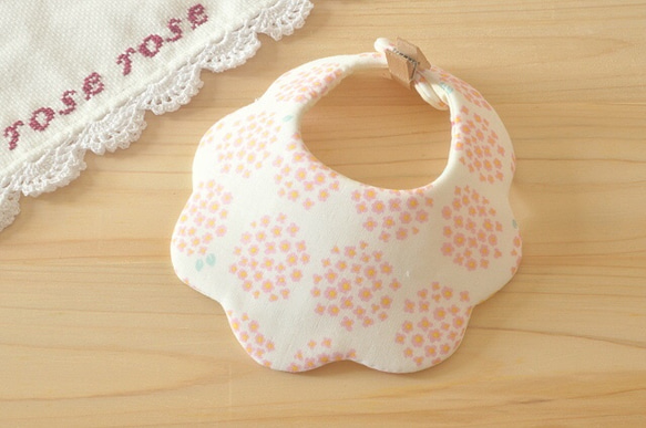 2way♪花びら ふわふわやわらかスタイ♪紫陽花 スタイ・よだれかけ rose rose 通販 5260647｜Creema(クリーマ)