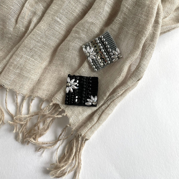 スクエアマーガレットビーズ刺繍ブローチ＊ブラック ブローチ shirotsumekusa 通販 9635330｜Creema(クリーマ)