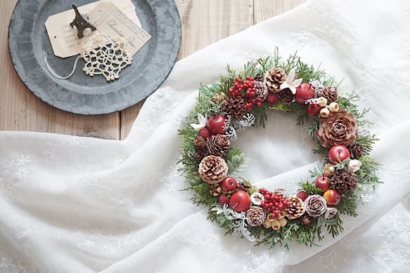 Red fruit wreath 赤い実のクリスマスリース リース Nico's flower 通販 8143890｜Creema(クリーマ)