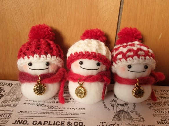 手編みのニット帽をかぶった雪だるま3個セット その他置物 c-dream 通販 3236626｜Creema(クリーマ)
