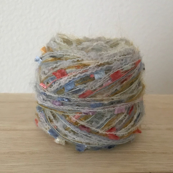 引き揃え毛糸玉*グレーキャメル×カラフルフラッグ 毛糸 Decora 通販 4907455｜Creema(クリーマ)