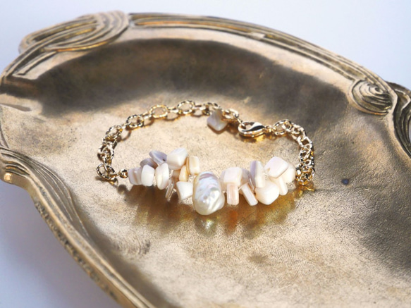 Ladies Of The Pearshell Family 【Marietta】 ブレスレット Thesaurus 通販｜Creema ...