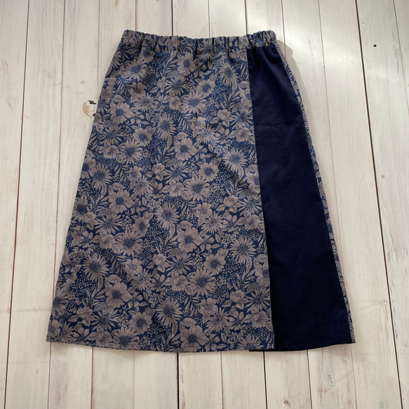 受注製作★秋冬用新作★細見えレトロ花柄コーデュロイAラインスカート★ネイビー系 ウエストゴム 喇叭裙・傘裙 Tutu-nature 的作品 ...