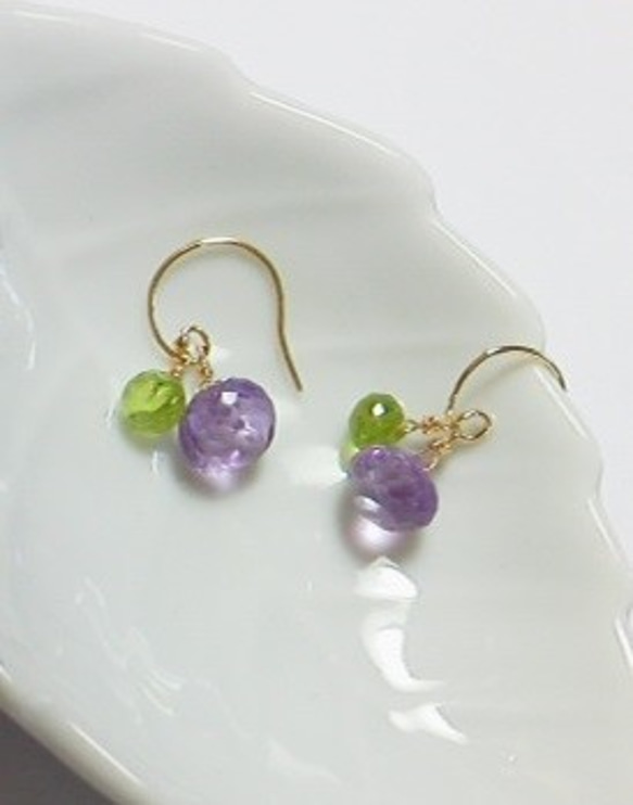 k10アメジストとペリドットのピアス ピアス（フック・チェーン） とまちるぅ 通販｜Creema(クリーマ) 3092264
