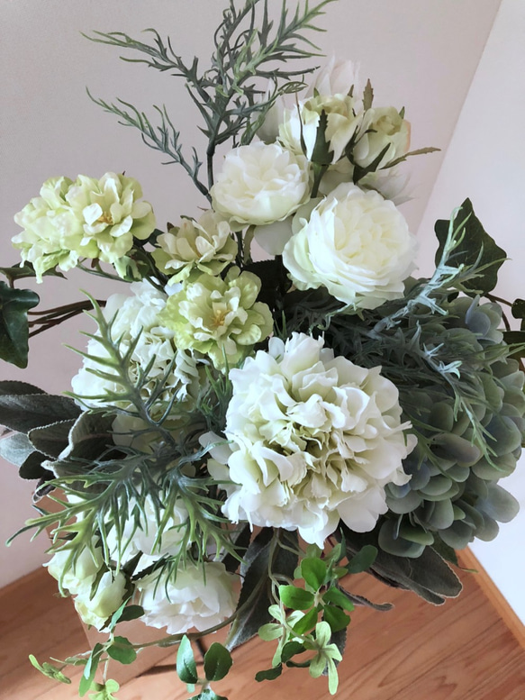 ナチュラルガーデン＊クラッチブーケ＆ブートニア＆ヘッドドレス ブーケ はなうま 通販 5293587｜Creema(クリーマ)