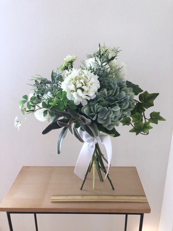 ナチュラルガーデン＊クラッチブーケ＆ブートニア＆ヘッドドレス ブーケ はなうま 通販 5293587｜Creema(クリーマ)