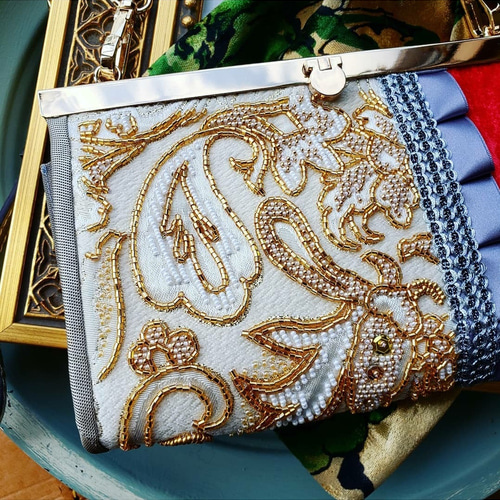 ビーズ刺繍がま口長財布 長財布 まりねま 通販 10596604|Creema ビーズ刺繍がま口長財布 長財布 まりねま 通販 10596604|Creema