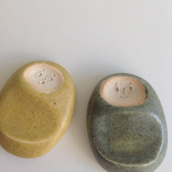 はしおき ベビー 2色セット② (マスタード、深い深緑) 箸・箸置き AOBA POTTERY 通販 1531603｜Creema(クリーマ)