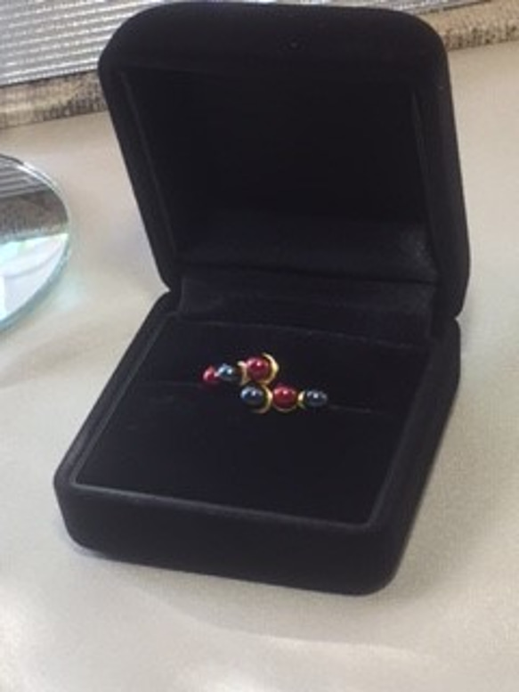 スワロフスキー・パールのピンキーリング 指輪・リング atelier45 通販 3104485｜Creema(クリーマ)