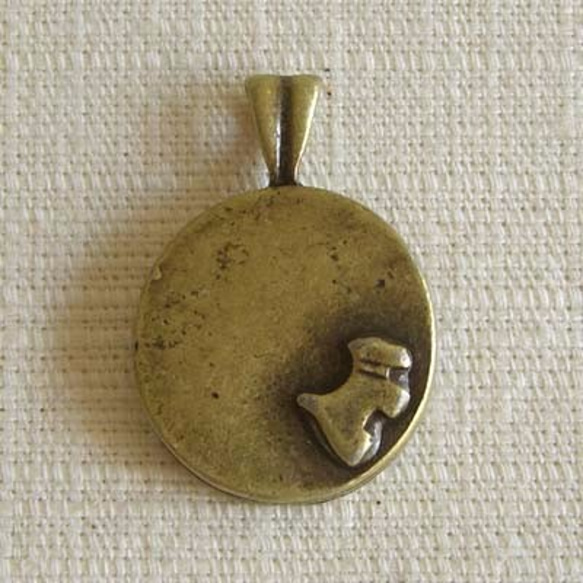 ドッグ on プレートチャーム（3個セット） チャーム MoLY（モーリュ） 通販 2897789｜Creema(クリーマ)