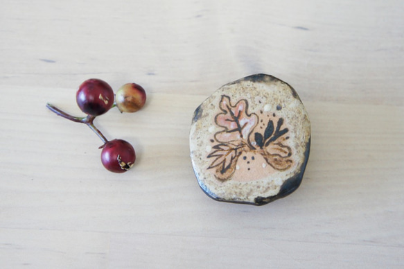 タッチ陶器：女の子と花c。 ブローチ dearocat 牽牛花＊開了 通販｜Creema(クリーマ) 5421218