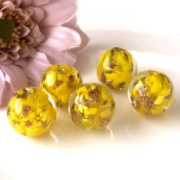 ガラスビーズ 14mm 5個 カラービーズ da647 イエロー 金箔 トンボ玉 パーツ とんぼ玉 とんぼ玉 R2M りずむ 通販 ...