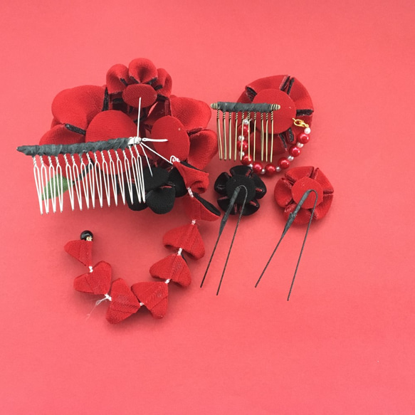 真紅と黒の花簪セット かんざし kei花 通販 4999869｜Creema(クリーマ)
