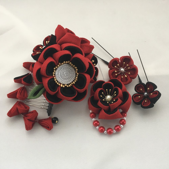 真紅と黒の花簪セット かんざし kei花 通販 4999869｜Creema(クリーマ)