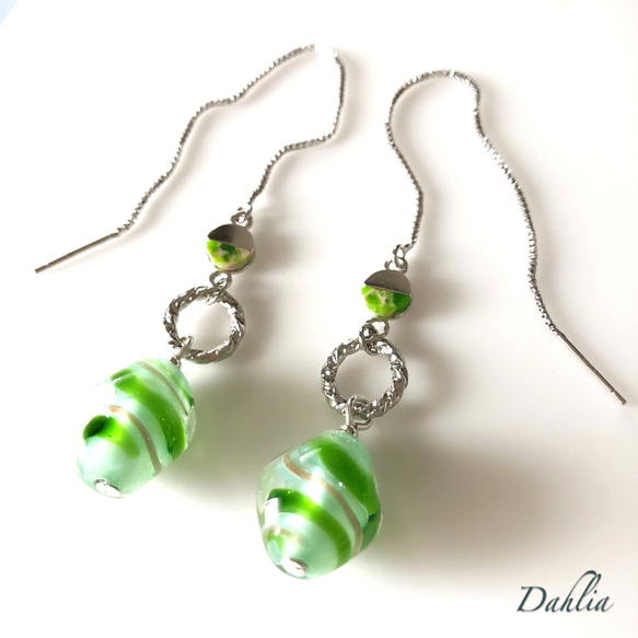 チェコ ランプビーズ ピアス～フレッシュグリーン ピアス（フック・チェーン） Dahlia 通販 3780928｜Creema(クリーマ)