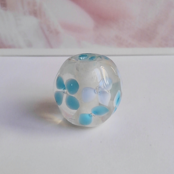 とんぼ玉 紫陽花(水色) とんぼ玉 glass monogatari 通販｜Creema(クリーマ) 12698454