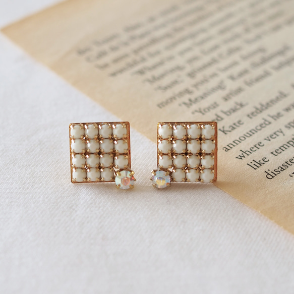角砂糖なスクエア ビジューピアス ピアス（スタッド・一粒） kanade 通販 1495462｜Creema(クリーマ)