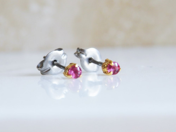 極小ルビーピアス2mm ピアス（スタッド・一粒） grain 通販 2126188｜Creema(クリーマ)