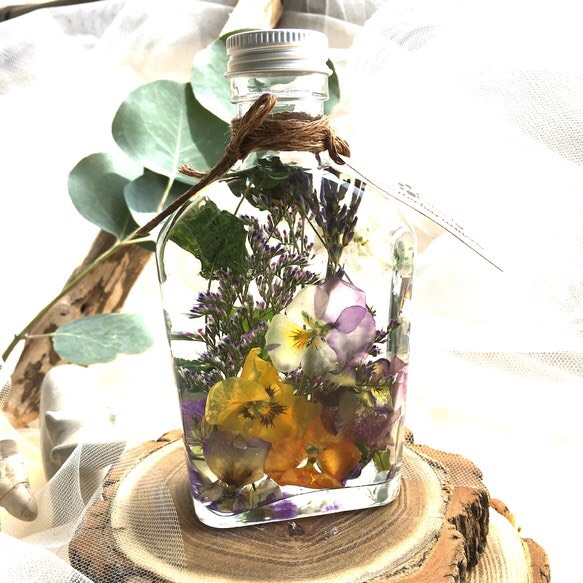 【再販×3】〜Harbariumハーバリウム〜ウィスキーボトル カラフルビオラver. ハーバリウム・植物標本 Karan ka 通販 ...