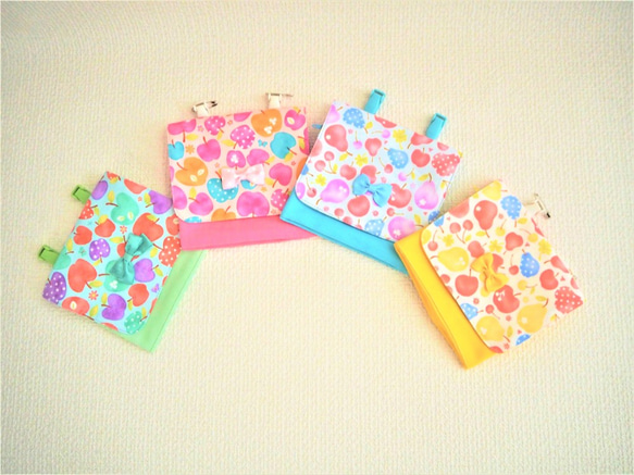 ★移動ポケット 2ポケット 少し大きめ★ファスナーポケット・オープンポケット マチ付きでハンカチやマスクが入れ易やすい 雑貨・その他 Egg ...