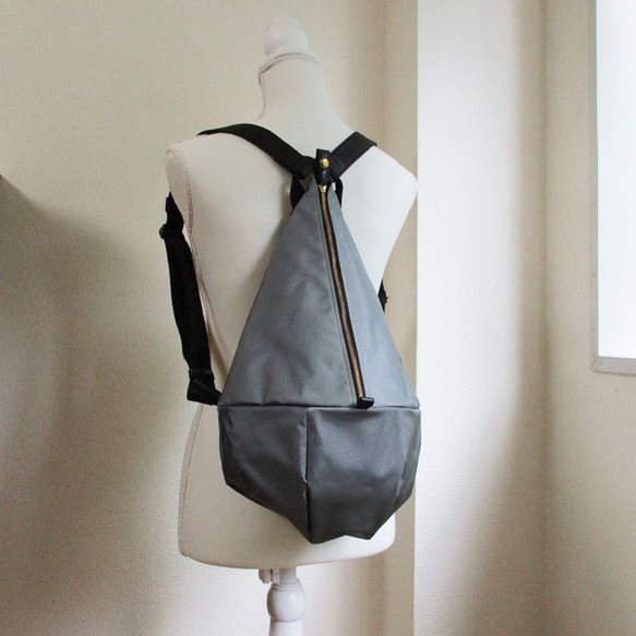 しずく型リュック /GLAY/大人可愛い/防水撥水 リュック・バックパック ATELIER-Q- 通販 4991504｜Creema(クリーマ)