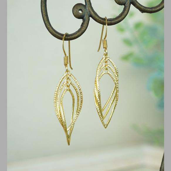 SV(K18GP)ピアス「leaf」 ピアス（フック・チェーン） due 通販 4807493｜Creema(クリーマ)