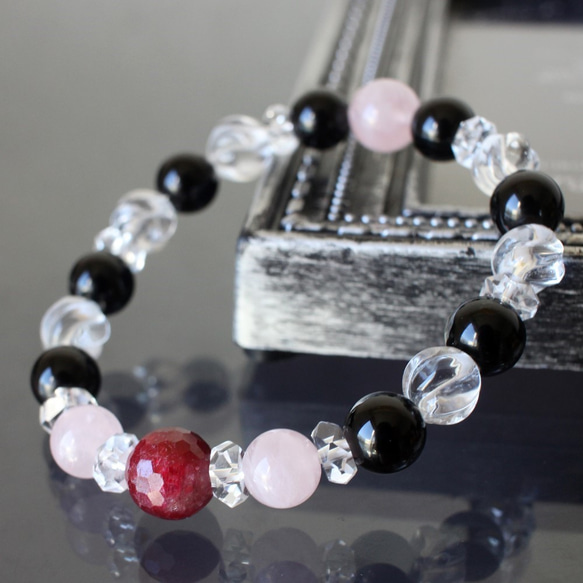 ルビーとモリオン（黒水晶）と彫刻水晶の優雅で上品な 天然石 パワーストーン ブレスレット / 天然石ブレスレット ブレスレット 黒騎士 通販 ...