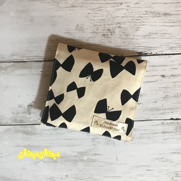 【再販】サニタリーケース☆蝶黒 ポーチ shima shima 通販 8235476｜Creema(クリーマ)