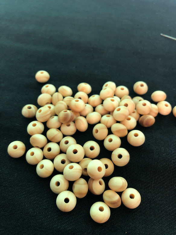 高野六木 高野槙 ウッドビーズ 6＊8.1mm 10pcs ビーズ wood beads 通販｜Creema(クリーマ) 12711405
