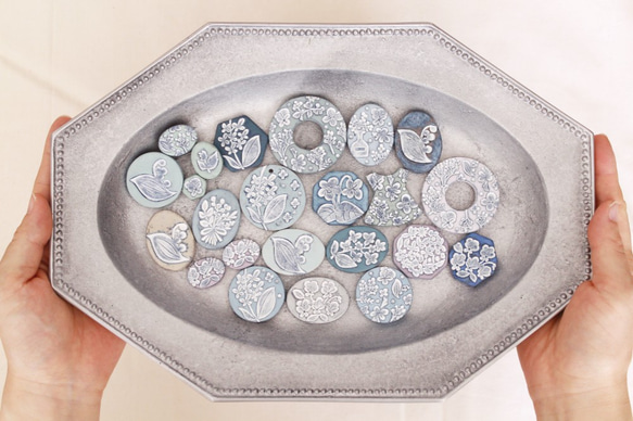 陶土の草花ブローチ : : : 630（ヘアゴム変更可） ブローチ yofukashi drawer 通販 11547669｜Creema(クリーマ)