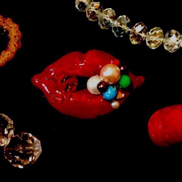 "欲張りな唇＊Greedy Lips" RD くちびるオブジェ 立体・オブジェ coRne 通販 2221255｜Creema(クリーマ)