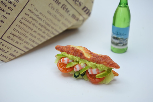 エビアボカドのミニチュアパン その他置物 haru 通販｜Creema(クリーマ) 5207433