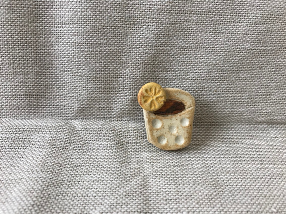 レモンティーのブローチ(丸しのぎ柄) ブローチ 鈴木りょうこ 通販｜Creema(クリーマ) 5404136